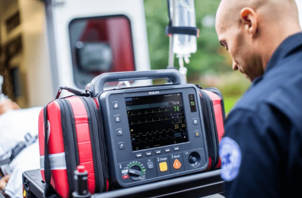 Philips Defibrillators with Rechargeable Batteries for Emergency Care ...